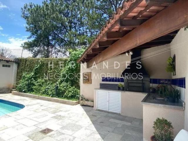 Casa de alto padrão em condomínio no coração de Alphaville 2 vagas, 350m²