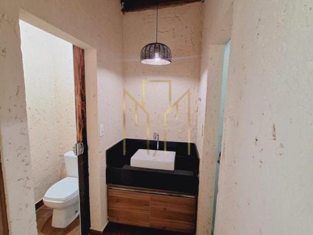 Casa de alto padrão em condomínio no Jardim Holanda, Uberlândia MG: 3 quartos, 1 suíte, 1 sala, 1 ba