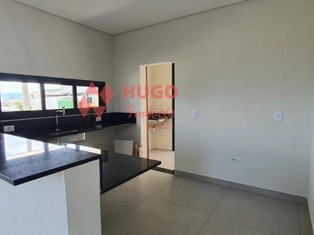Casa de alto padrão em condomínio no Parque Residencial Maria Elmira Caçapava SP: 3 quartos, 3 suí