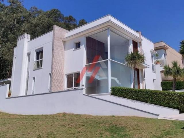 Casa de alto padrão em condomínio no Tamboré: 4 quartos, 4 suítes, 3 salas, 6 banheiros, 5 vagas e 4