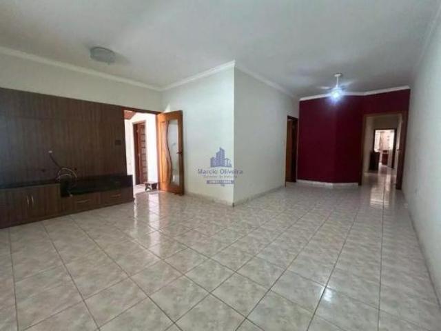 Casa de Alto Padrão em Condomínio na Vila São Geraldo, Taubaté SP: 3 Quartos, 1 Suíte, Sala ampla, 3