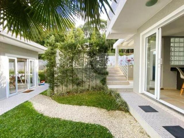 CASA DE ALTO PADRÃO EM CONDOMÍNIO | PISCINA AQUECIDA | 5 SUÍTES | 10 VAGAS | ABRANCHES