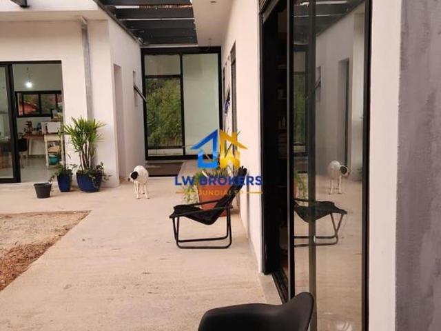 Casa de Alto Padrão em Construção em Condomínio Fechado com 3 Suítes e Piscina. Capital Ville I Ju