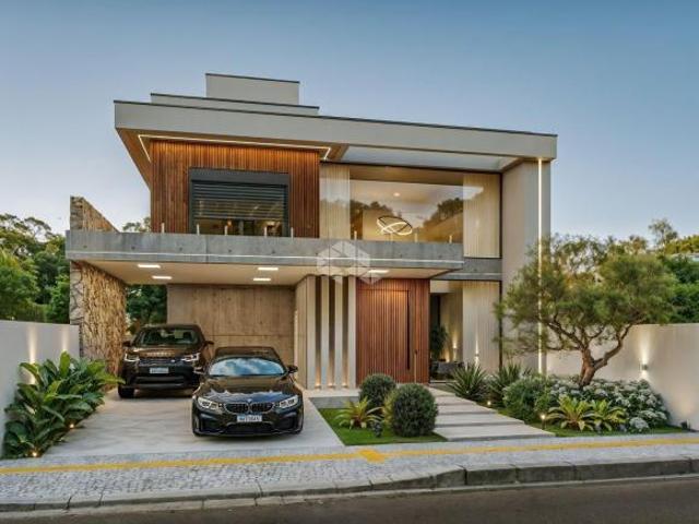 Casa de Alto Padrão em Construção Seu Novo Lar com Acabamento Classe AAA