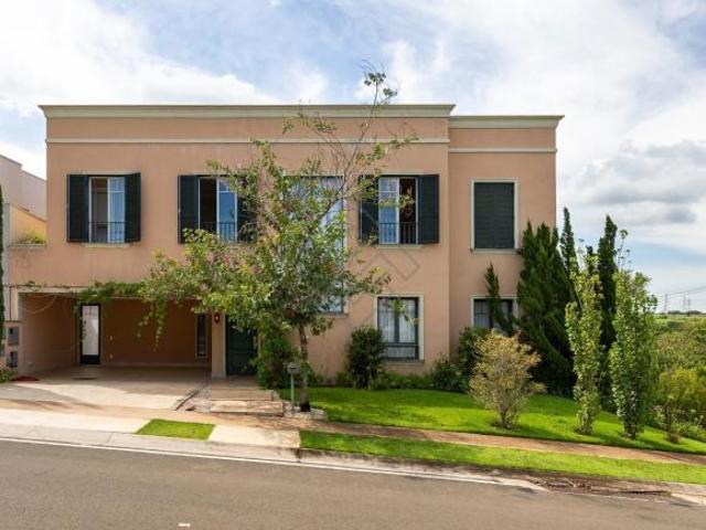 Casa de alto padrão em estilo clássico à venda no Parque dos Alecrins – Campinas