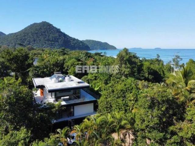 Casa de alto padrão em frente ao mar à venda em Itamambuca