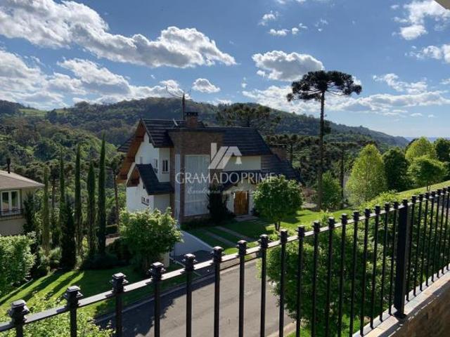 CASA DE ALTO PADRÃO EM GRAMADO