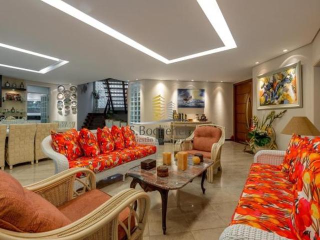 Casa de alto padrão em Riviera/Bertioga com 6 suítes