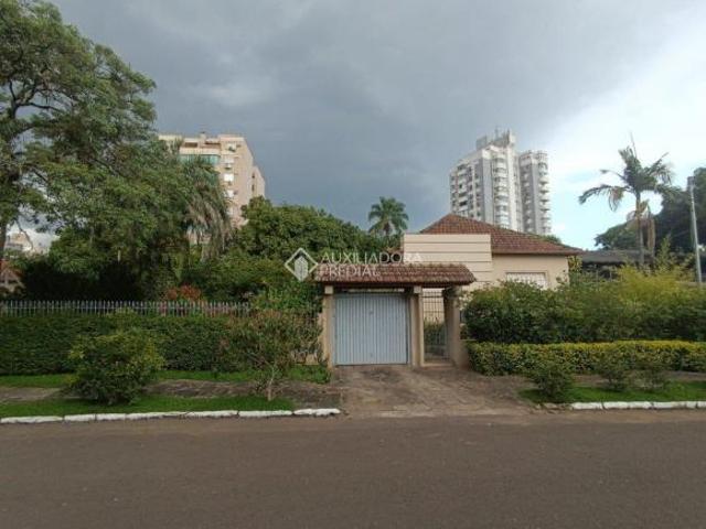 Casa de alto padrão em terreno de 2.000 m2