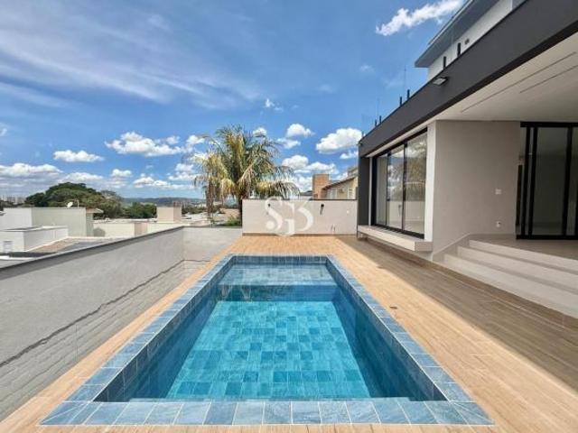 Casa de alto padrão em Valinhos SP: 4 suítes, área gourmet e piscina! Venha se encantar com esta inc