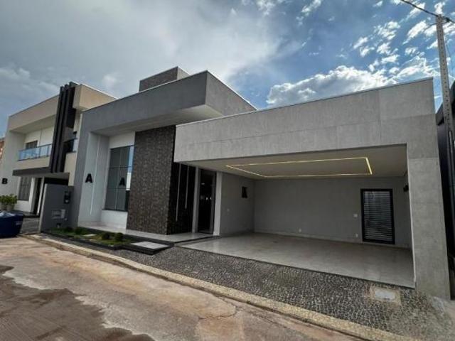 Casa de alto padrão escriturada, em Arniqueira !