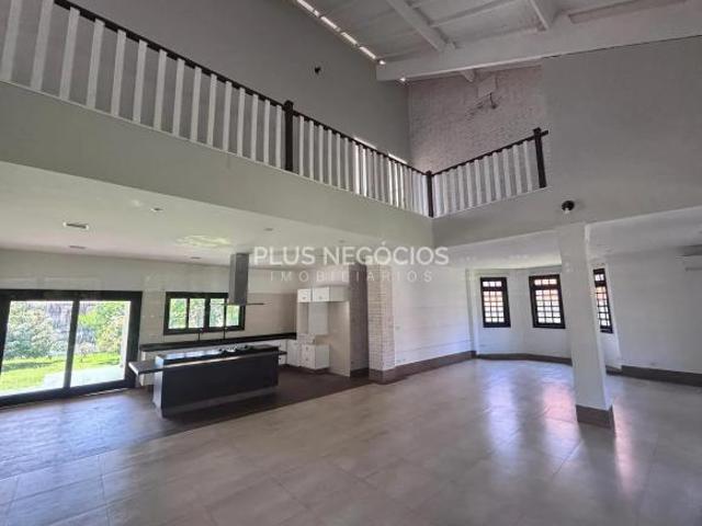 Casa de Alto Padrão Estilo Americano no Condomínio Parque Reserva Fazenda Imperial 7 Dormitórios, L