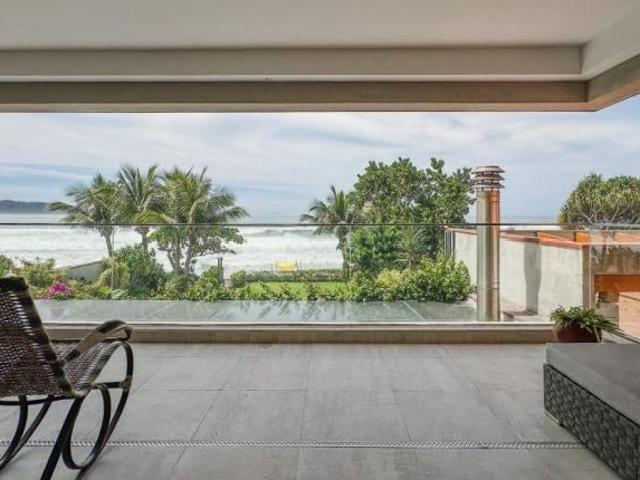 Casa de alto padrão frente ao mar venda