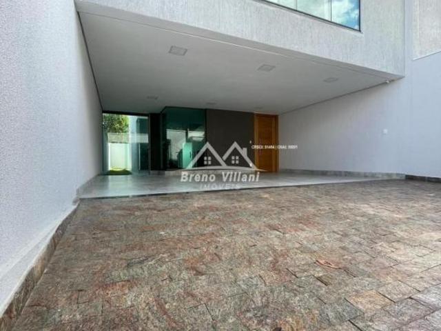 Casa de alto padrão, localizada na região central de Betim. ⁣ ⁣