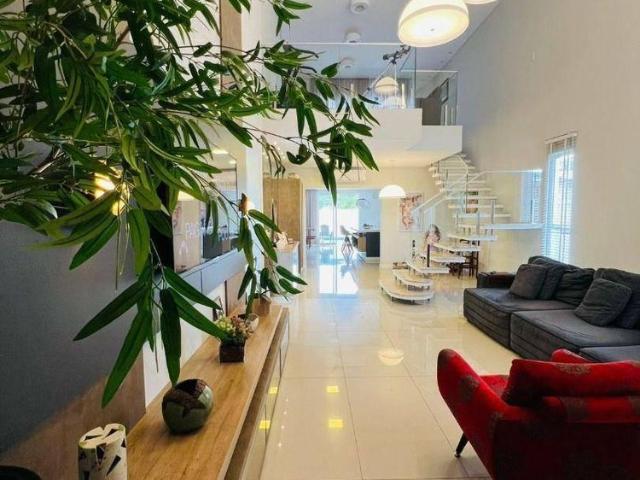 Casa de Alto Padrão Para Locação Anual No Condomínio Caledônia