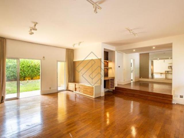 Casa de alto padrão para locação 5 quartos Lazer completo no Taquaral