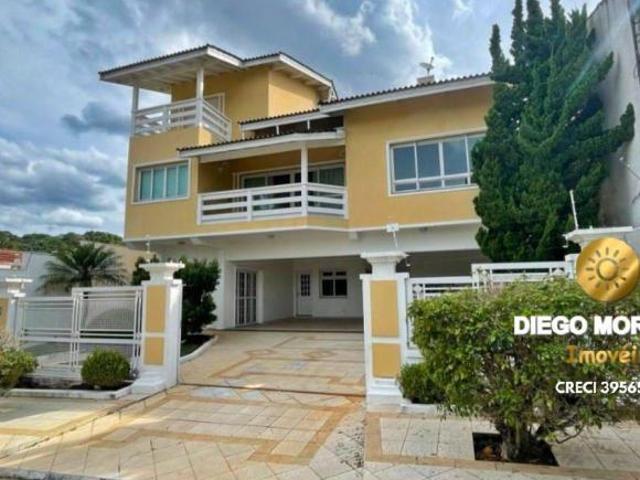 Casa de alto padrão para venda em bairro residencial de Atibaia