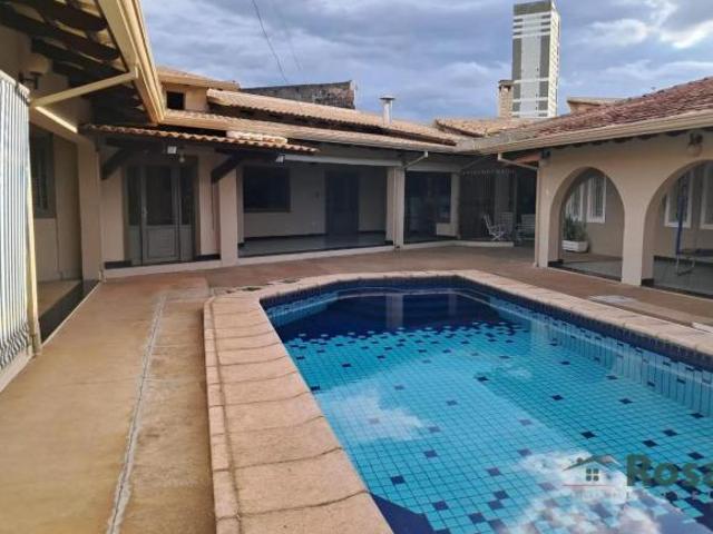 Casa de Alto Padrão para venda ou para fins comerciais no Jardim Primavera, Cuiabá MT