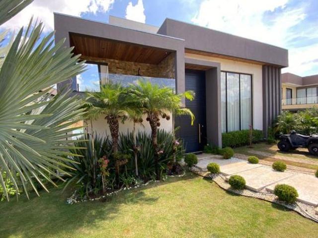 CASA DE ALTO PADRÃO PÉ NA ÁGUA EM CONDOMINIO / VENDA OU LOCAÇÃO