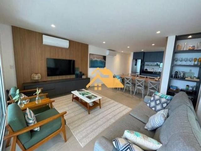 Casa de Alto Padrão Pé na Areia em Juquehy – Condomínio Exclusivo, 4 Suítes, Piscina Privativa, Vist