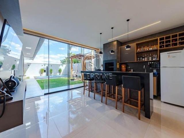 CASA DE ALTO PADRÃO | PONTE ALTA GAMA | 3 QUARTOS | PISCINA AQUECIDA | DESIGN MODERNO/ COND. FECHADO
