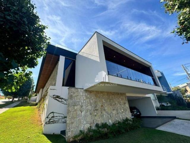 Casa de Alto Padrão Porteira Fechada – Conforto e Sofisticação