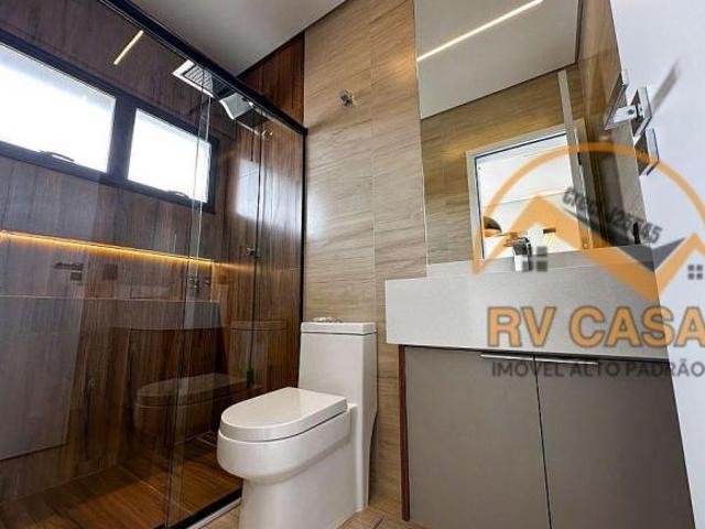 CASA DE ALTO PADRÃO: PORTEIRA FECHADA NO BOSQUE