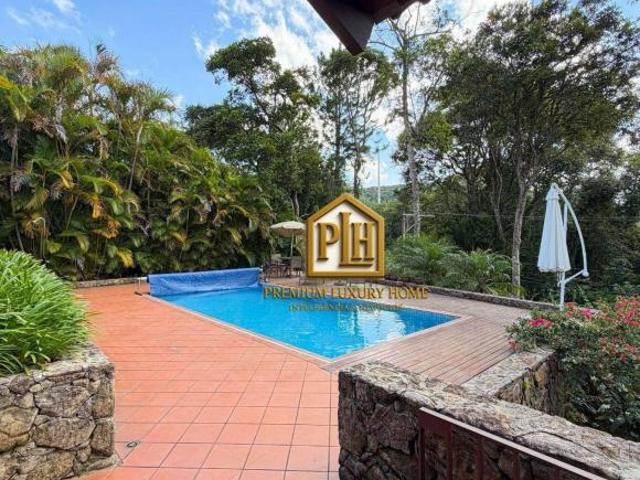 Casa de Alto Padrão Premiada à Venda no Condomínio Clube da Montanha | Atibaia/SP | 4 Suítes | Energ