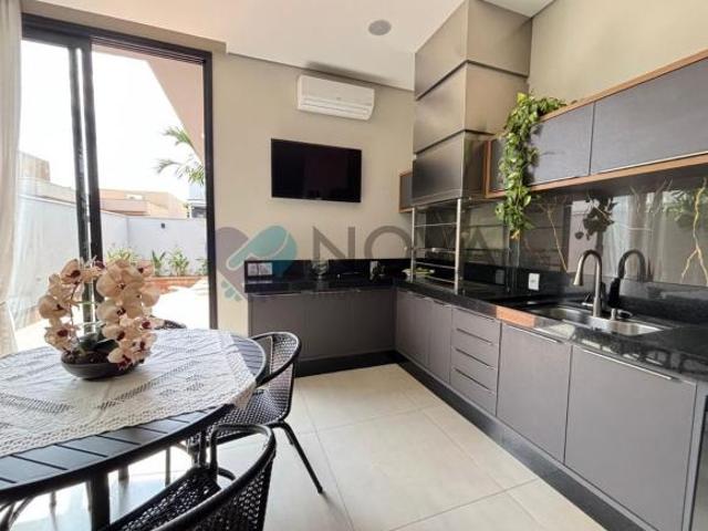 CASA DE ALTO PADRÃO PRONTA PARA MORAR EM CONDOMÍNIO FECHADO DE ARARAQUARA