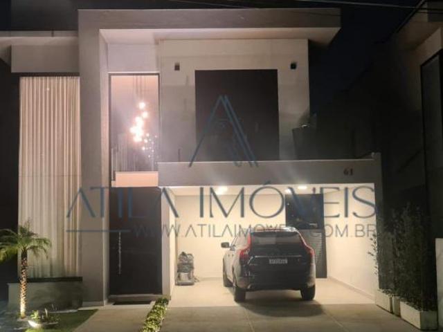 Casa de alto padrão pronta para morar, localizada no bairro Suru Condomínio New Ville, em Santana