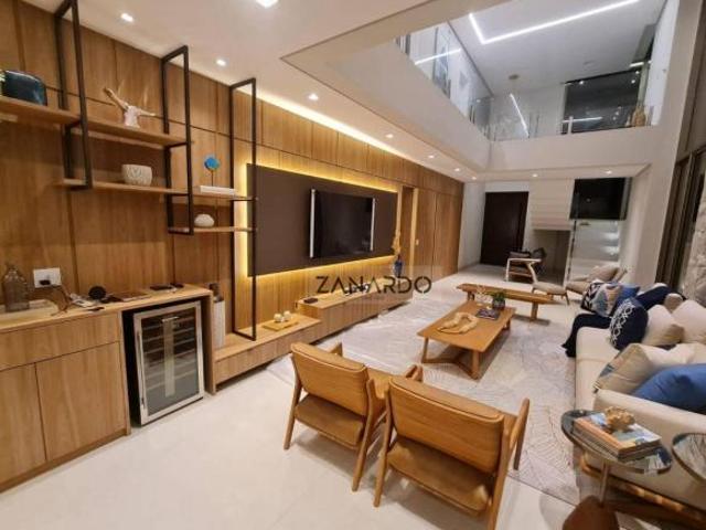 Casa de alto padrão próxima a praia à venda em Riviera de São Lourenço