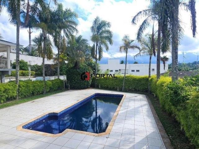 Casa de Alto Padrão Próxima ao Clube com Área Gourmet e Piscina Aquecida!