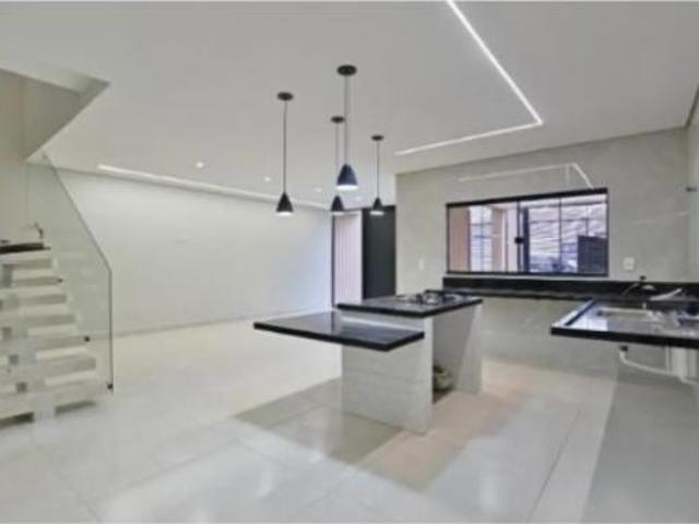 CASA DE ALTO PADRÃO QE 56 GUARÁ | 380m² | 4 QUARTOS | TERRAÇO COM CHURRASQUEIRA