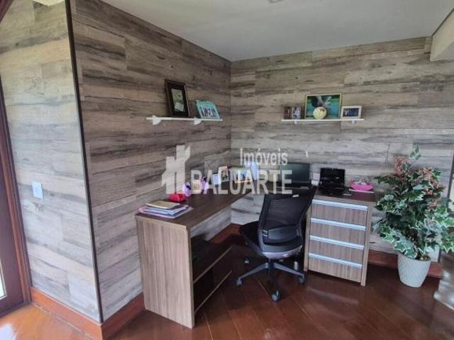 Casa de alto padrão recém reformada ? um convite ao bom gosto