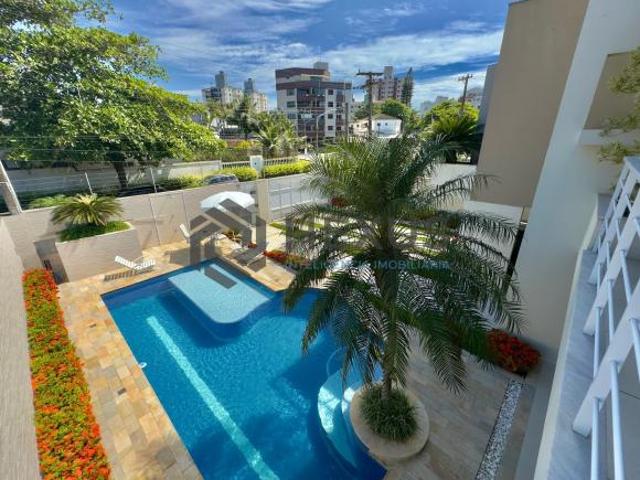 Casa de alto padrão reformada e mobiliada a 50m da Praia do Tombo, Guaruja