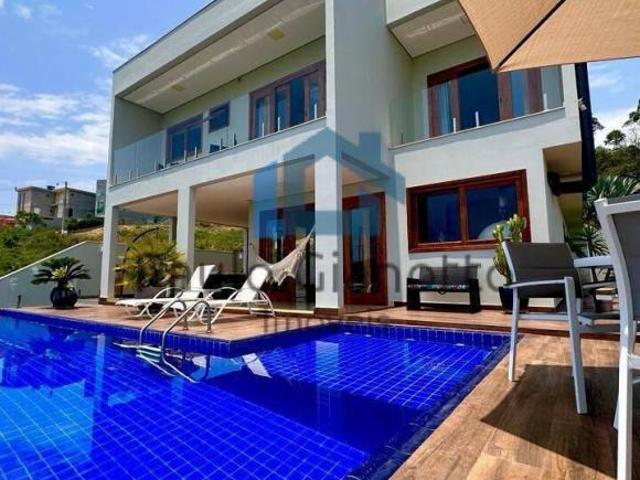 Casa de Alto Padrão Reserva dos Pires em Cotia