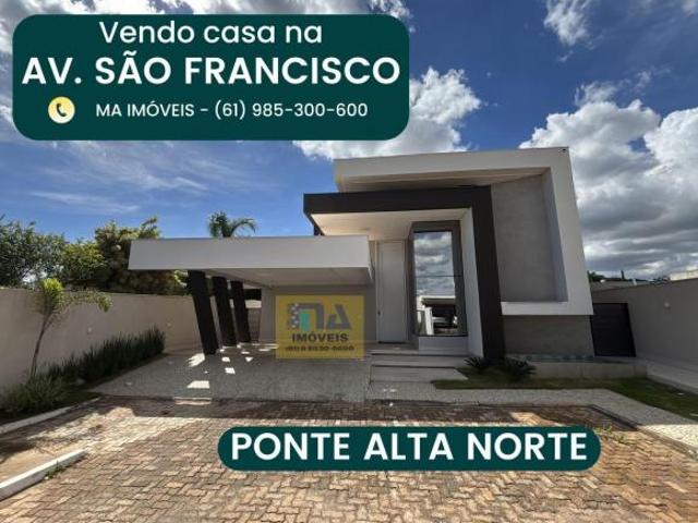 Casa de alto padrão, totalmente mobiliada e completa