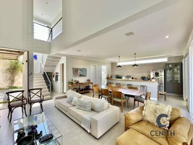 Casa de Alto Padrão, venda com 4 suítes, 408m2, gourmet, vista panorâmica!