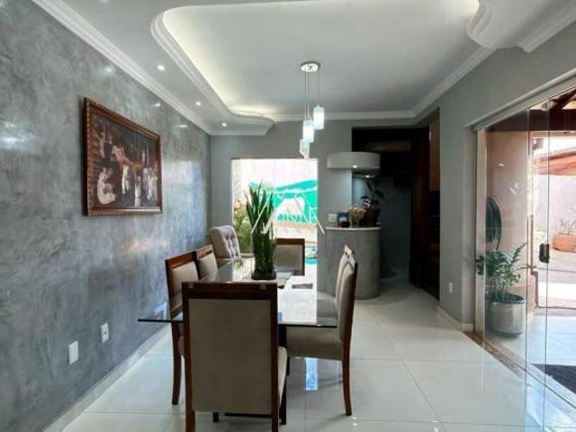Casa de alto padrão 330 m² à venda no Centro de Igarapé/MG