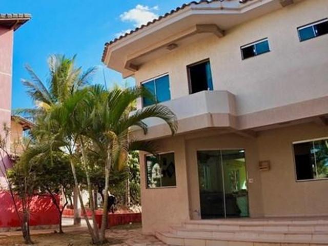 Casa de alto padrão 3 andares Rua 12 Condomínio fechado Vicente Pires