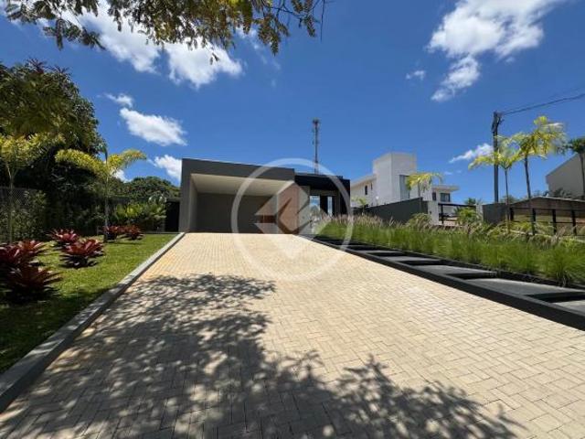 Casa de alto padrão 3 suítes, ar condicinado, aquecedor solar, terreno de 1.363,00m2 Maravilhosa no