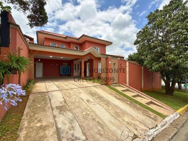 Casa de Alto Padrão / 3 Suítes / Condomínio Horizontal Park / Conforto, elegância e privacidade