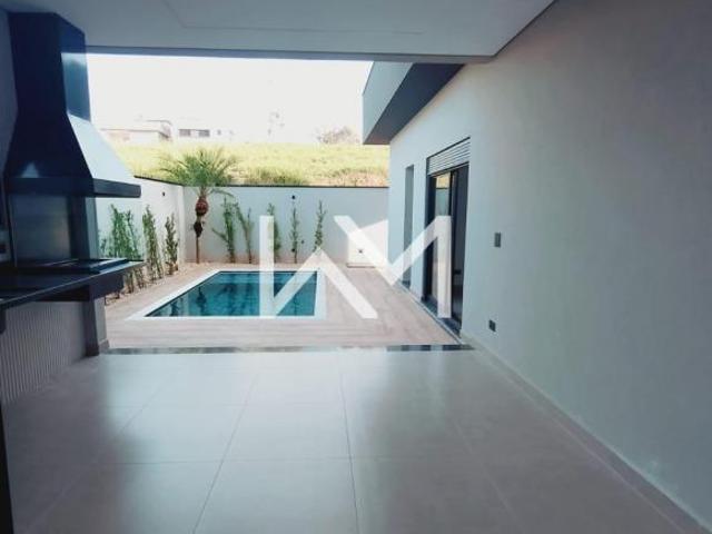 CASA DE ALTO PADRÃO 3 SUÍTES, PISCINA, 4 VAGAS CONDOMÍNIO PORTAL LAMIS – BAIRRO LARANJA AZEDA AT