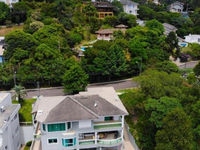 Casa de Alto Padrão | 500 m² | 5 Suítes | Vista Panorâmica | Suíça da Cantareira