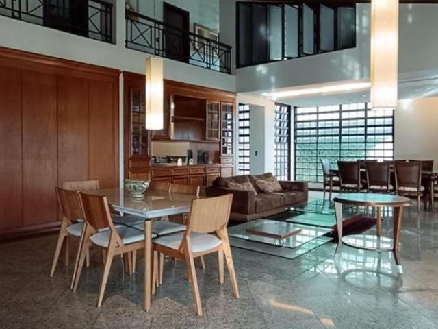 Casa de Alto Padrão 5 suites na QI 04, Lago Norte Perfeita para sua Famílias