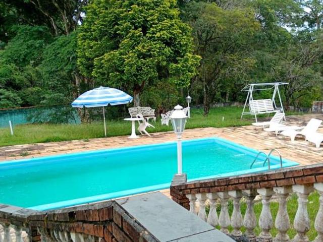 CASA DE ALTO PADRÃO 750M² EM TERRENO DE 4.000M² – PRIVACIDADE, ESPAÇO E NATUREZA