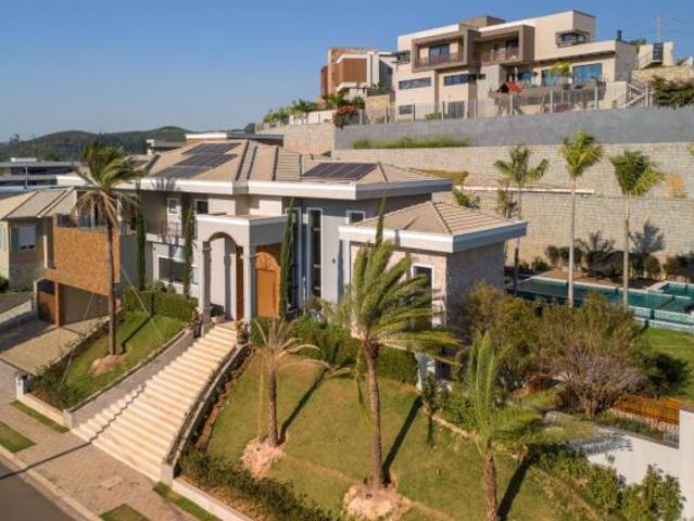 Casa de Alto Padrão 800m² – Campo de Toscana | Monte Alegre