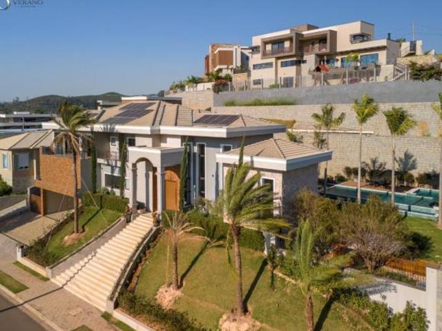 Casa de Alto Padrão 800m² – Campo de Toscana | Monte Alegre