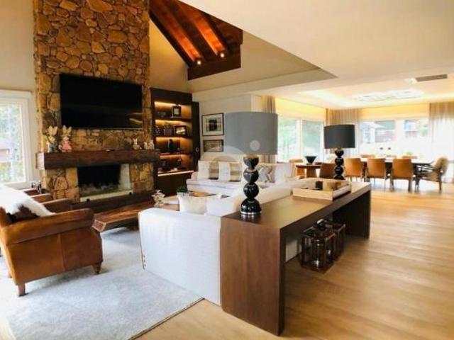 Casa de Alto Padrão em condomínio de luxo em Gramado