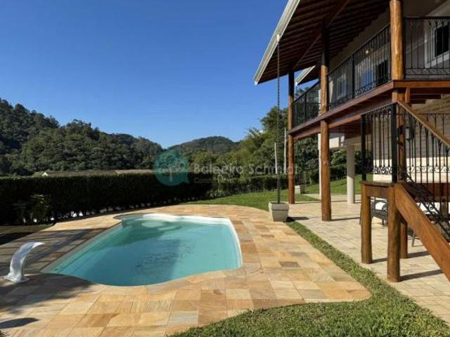 Casa de Alto Padrao no centro de Santo Antônio do Pinhal com vista